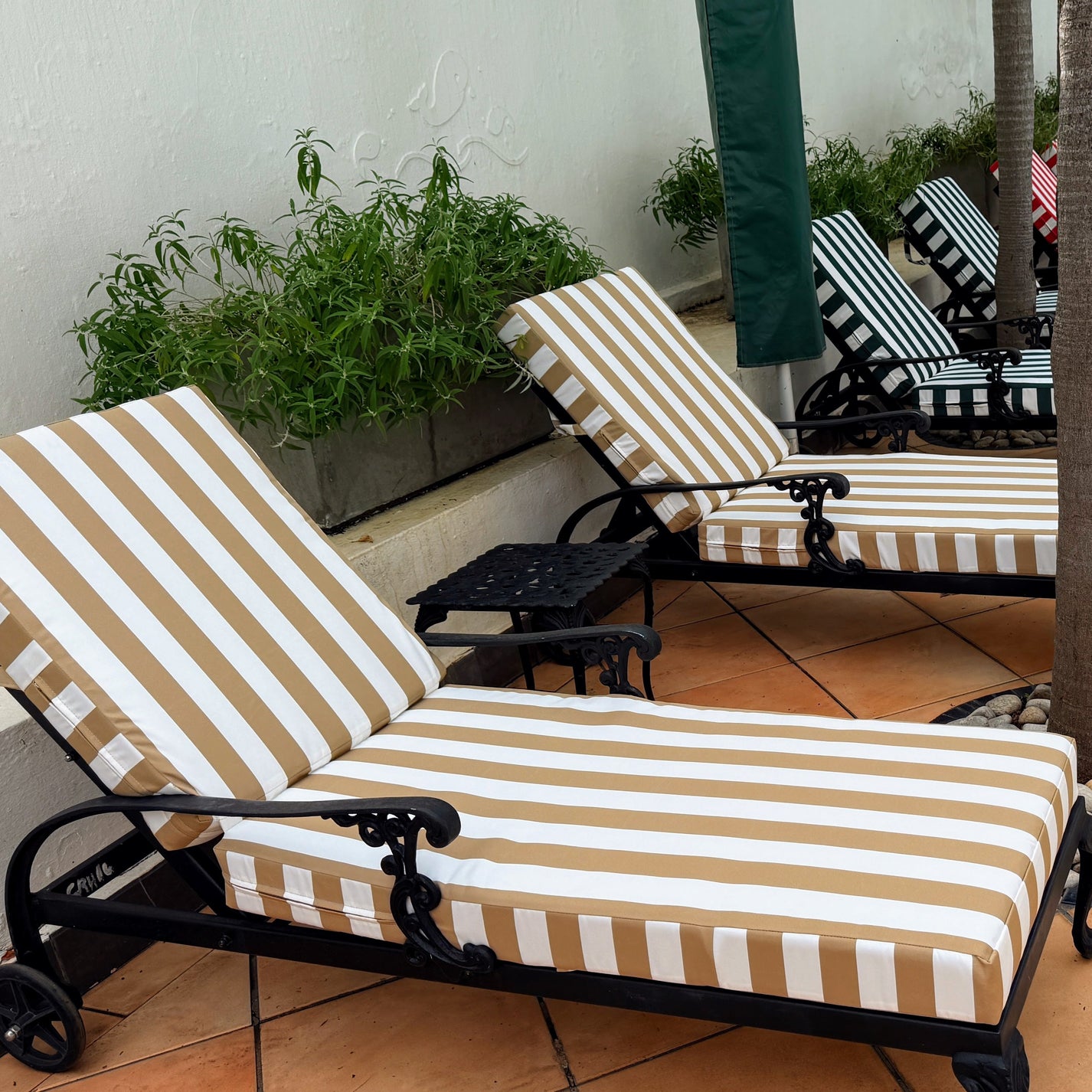 Cushions for pool loungers, Cushions for pool chairs – Inside Out Decor